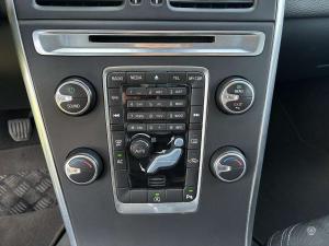 Balts Volvo XC60 2013 Šauļi, ar dzinēja tilpumu 1.98 L un nobraukumu 324 tūkst. km par 8250 €, foto 15 vietnē AUTOMOTO.COM.LV