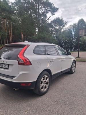 White Volvo XC60 2013 in Elektrenai, with an engine capacity of 3.20 L and mileage of 212 thousand km for 7800 €, photo  on AUTOMOTO.COM.LV