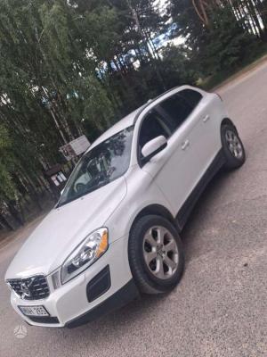 White Volvo XC60 2013 in Elektrenai, with an engine capacity of 3.20 L and mileage of 212 thousand km for 7800 €, photo 3 on AUTOMOTO.COM.LV