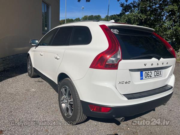 Balts Volvo XC60 2013 Tallina, ar dzinēja tilpumu 2.40 L un nobraukumu 280 tūkst. km par 9900 €, foto 6 vietnē AUTOMOTO.COM.LV