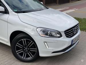 White Volvo XC60 2013 in Marijampole, with an engine capacity of 2.40 L and mileage of 339 thousand km for 11450 €, photo 9 on AUTOMOTO.COM.LV