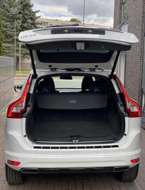 White Volvo XC60 2013 in Marijampole, with an engine capacity of 2.40 L and mileage of 339 thousand km for 11450 €, photo 18 on AUTOMOTO.COM.LV