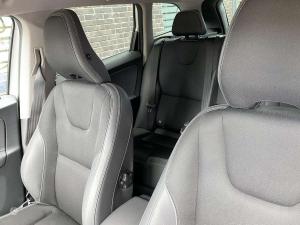 White Volvo XC60 2013 in Marijampole, with an engine capacity of 2.40 L and mileage of 339 thousand km for 11450 €, photo 24 on AUTOMOTO.COM.LV