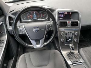 White Volvo XC60 2013 in Marijampole, with an engine capacity of 2.40 L and mileage of 339 thousand km for 11450 €, photo 26 on AUTOMOTO.COM.LV