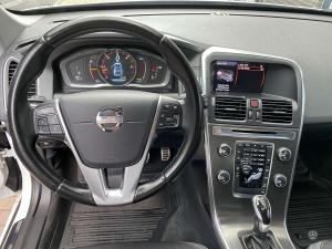 White Volvo XC60 2013 in Marijampole, with an engine capacity of 2.40 L and mileage of 339 thousand km for 11450 €, photo 27 on AUTOMOTO.COM.LV