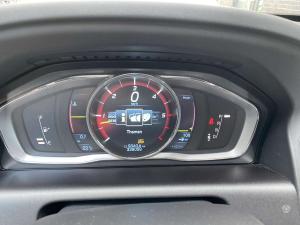 White Volvo XC60 2013 in Marijampole, with an engine capacity of 2.40 L and mileage of 339 thousand km for 11450 €, photo 30 on AUTOMOTO.COM.LV