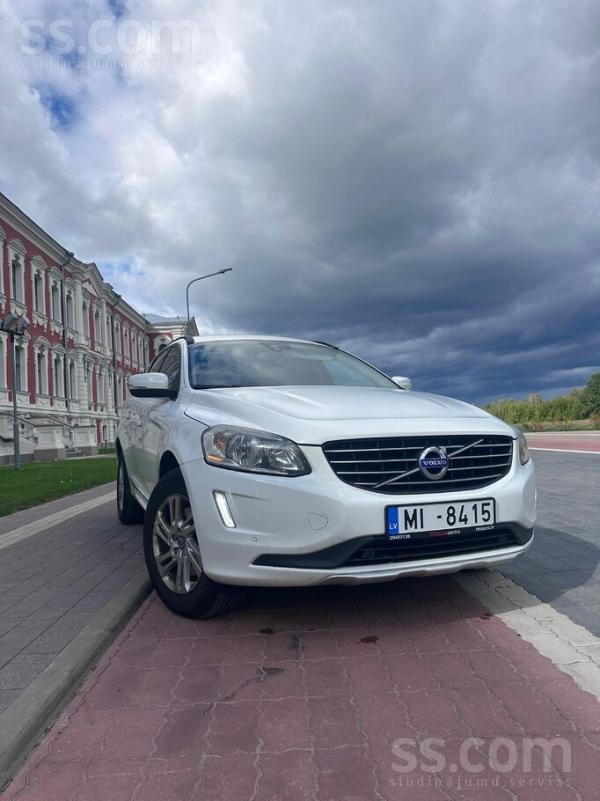 Balts Volvo XC60 2013 Jelgava, ar dzinēja tilpumu 2.00 L un nobraukumu 258 tūkst. km par 10500 €, foto 5 vietnē AUTOMOTO.COM.LV