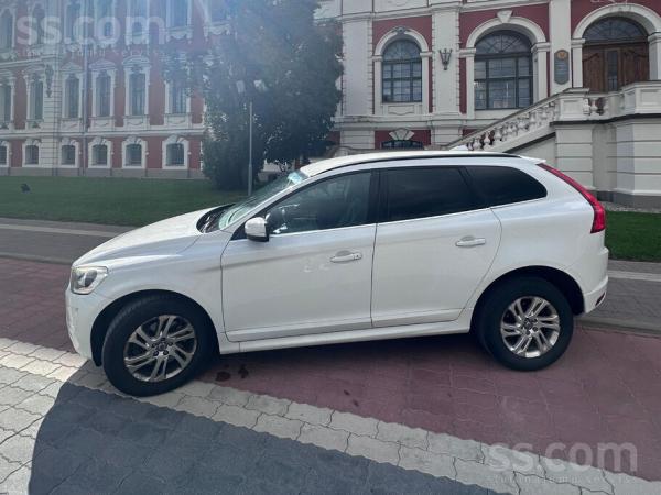 Balts Volvo XC60 2013 Jelgava, ar dzinēja tilpumu 2.00 L un nobraukumu 258 tūkst. km par 9500 €, foto 5 vietnē AUTOMOTO.COM.LV