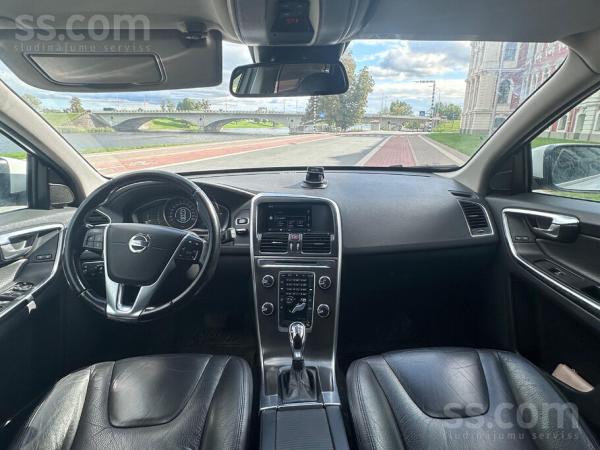 Balts Volvo XC60 2013 Jelgava, ar dzinēja tilpumu 2.00 L un nobraukumu 258 tūkst. km par 9500 €, foto 8 vietnē AUTOMOTO.COM.LV