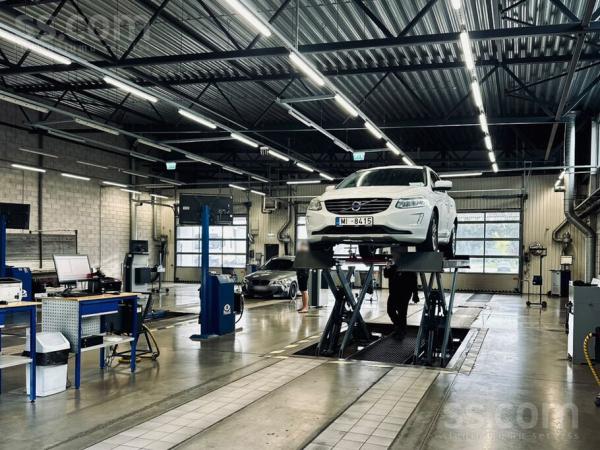 Balts Volvo XC60 2013 Jelgava, ar dzinēja tilpumu 2.00 L un nobraukumu 258 tūkst. km par 9500 €, foto 9 vietnē AUTOMOTO.COM.LV