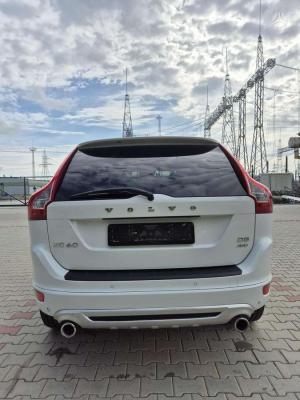 White Volvo XC60 2013 in Siauliai, with an engine capacity of 2.40 L and mileage of 216 thousand km for 10800 €, photo 5 on AUTOMOTO.COM.LV