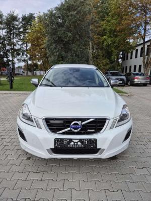 White Volvo XC60 2013 in Siauliai, with an engine capacity of 2.40 L and mileage of 216 thousand km for 10800 €, photo 9 on AUTOMOTO.COM.LV