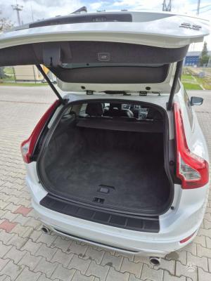 White Volvo XC60 2013 in Siauliai, with an engine capacity of 2.40 L and mileage of 216 thousand km for 10800 €, photo 16 on AUTOMOTO.COM.LV