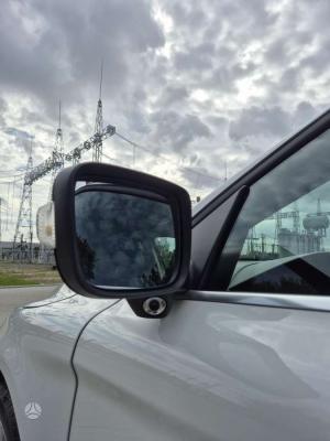 White Volvo XC60 2013 in Siauliai, with an engine capacity of 2.40 L and mileage of 216 thousand km for 10800 €, photo 19 on AUTOMOTO.COM.LV