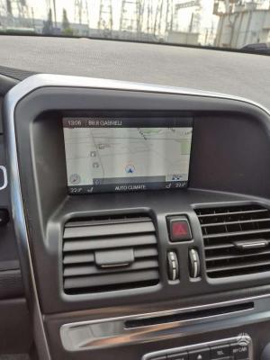 White Volvo XC60 2013 in Siauliai, with an engine capacity of 2.40 L and mileage of 216 thousand km for 10800 €, photo 29 on AUTOMOTO.COM.LV