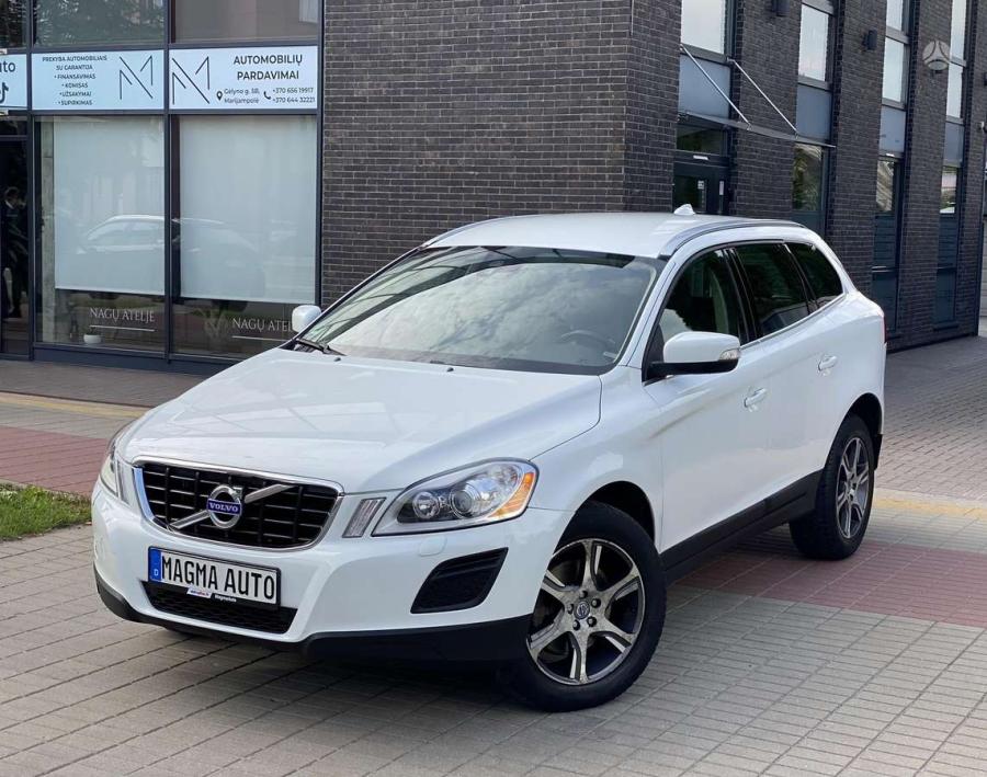 Balts Volvo XC60 2013 Marijampole, ar dzinēja tilpumu 2.40 L un nobraukumu 280 tūkst. km par 9750 €, foto 1 vietnē AUTOMOTO.COM.LV