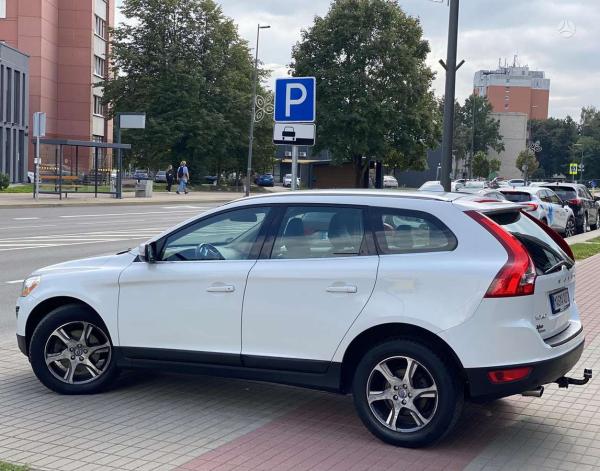 Balts Volvo XC60 2013 Marijampole, ar dzinēja tilpumu 2.40 L un nobraukumu 280 tūkst. km par 9750 €, foto 6 vietnē AUTOMOTO.COM.LV