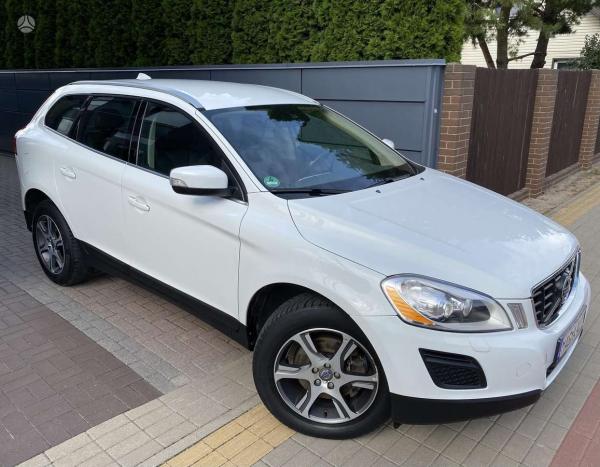 Balts Volvo XC60 2013 Marijampole, ar dzinēja tilpumu 2.40 L un nobraukumu 280 tūkst. km par 9750 €, foto 9 vietnē AUTOMOTO.COM.LV