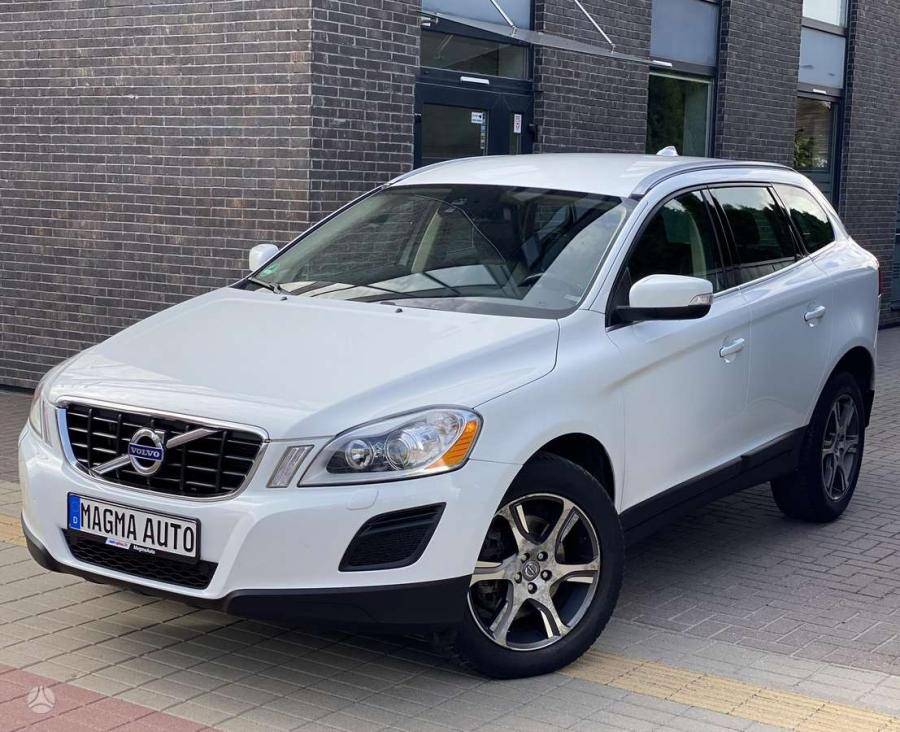 Balts Volvo XC60 2013 Marijampole, ar dzinēja tilpumu 2.40 L un nobraukumu 280 tūkst. km par 9750 €, foto 10 vietnē AUTOMOTO.COM.LV