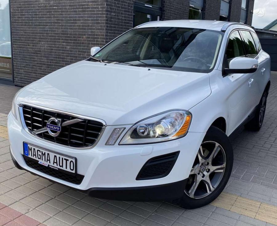 Balts Volvo XC60 2013 Marijampole, ar dzinēja tilpumu 2.40 L un nobraukumu 280 tūkst. km par 9750 €, foto 11 vietnē AUTOMOTO.COM.LV