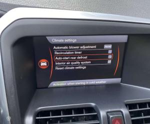 Balts Volvo XC60 2013 Marijampole, ar dzinēja tilpumu 2.40 L un nobraukumu 280 tūkst. km par 9750 €, foto 38 vietnē AUTOMOTO.COM.LV