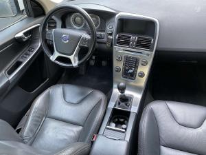 Balts Volvo XC60 2013 Marijampole, ar dzinēja tilpumu 2.40 L un nobraukumu 280 tūkst. km par 9750 €, foto 43 vietnē AUTOMOTO.COM.LV