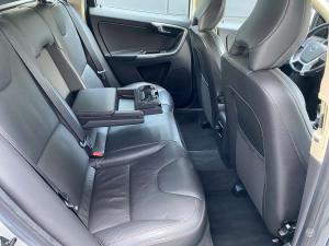 Balts Volvo XC60 2013 Marijampole, ar dzinēja tilpumu 2.40 L un nobraukumu 280 tūkst. km par 9750 €, foto 47 vietnē AUTOMOTO.COM.LV