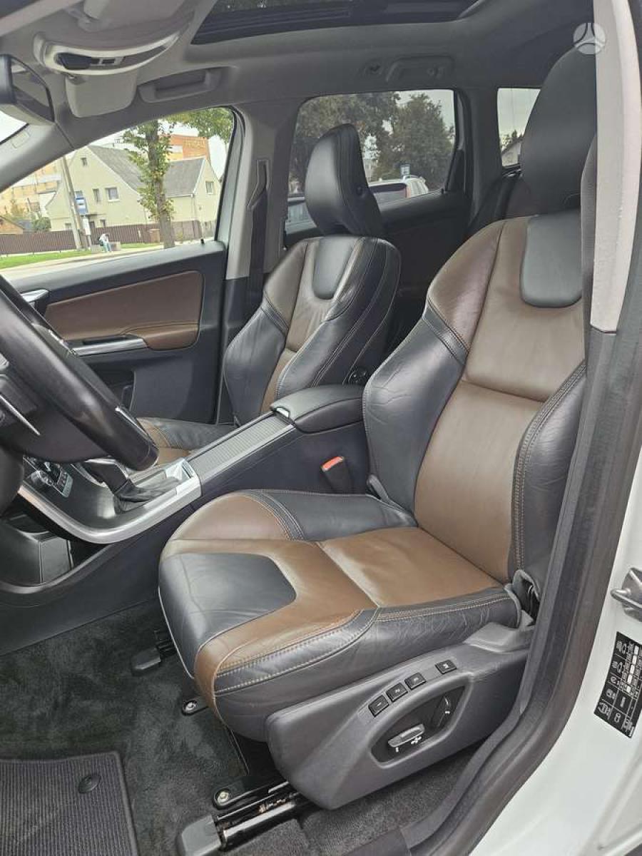 Balts Volvo XC60 2013 Šauļi, ar dzinēja tilpumu 2.40 L un nobraukumu 207 tūkst. km par 13950 €, foto 17 vietnē AUTOMOTO.COM.LV