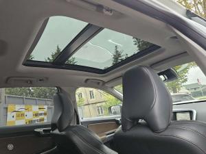 Balts Volvo XC60 2013 Šauļi, ar dzinēja tilpumu 2.40 L un nobraukumu 207 tūkst. km par 13950 €, foto 23 vietnē AUTOMOTO.COM.LV