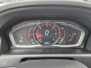 Balts Volvo XC60 2013 Šauļi, ar dzinēja tilpumu 2.40 L un nobraukumu 207 tūkst. km par 13950 €, foto 27 vietnē AUTOMOTO.COM.LV