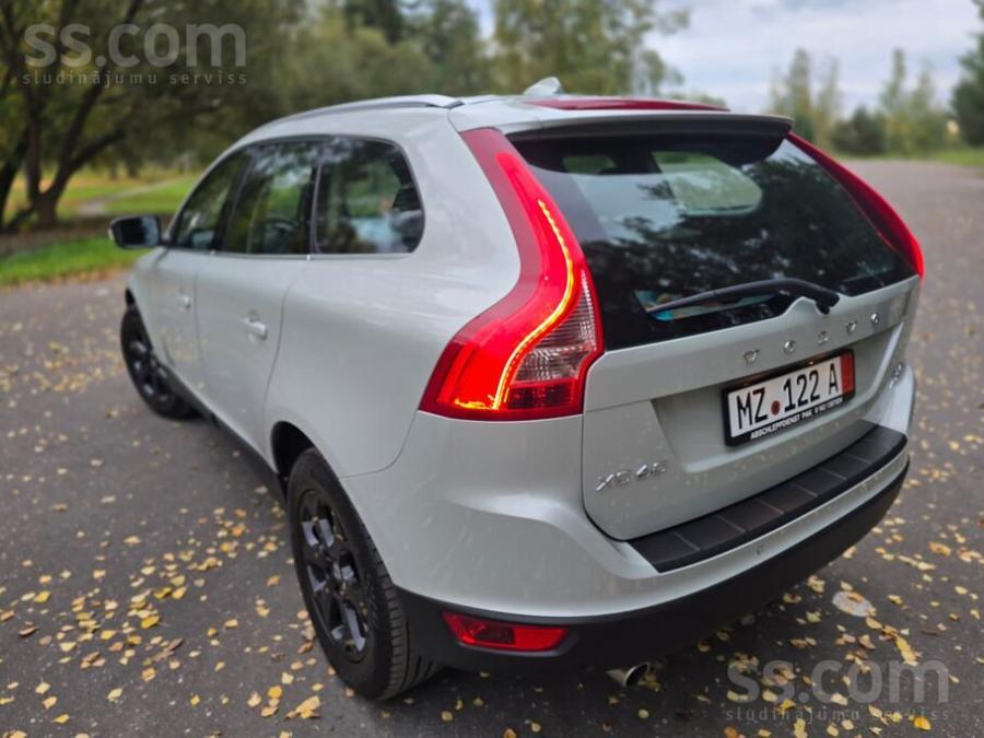 Balts Volvo XC60 2013 Jūrmala, ar dzinēja tilpumu 2.40 L un nobraukumu 304 tūkst. km par 11500 €, foto 4 vietnē AUTOMOTO.COM.LV