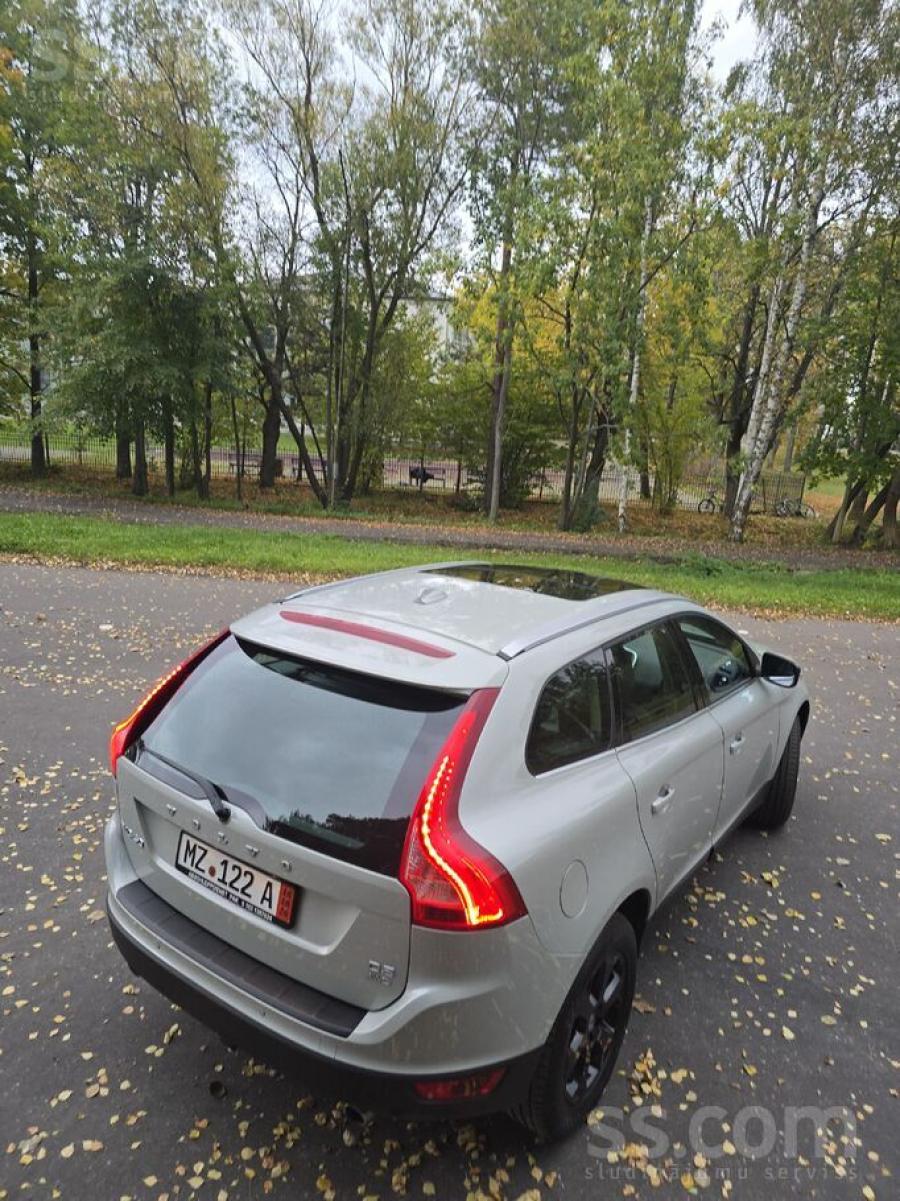 Balts Volvo XC60 2013 Jūrmala, ar dzinēja tilpumu 2.40 L un nobraukumu 304 tūkst. km par 11500 €, foto 17 vietnē AUTOMOTO.COM.LV