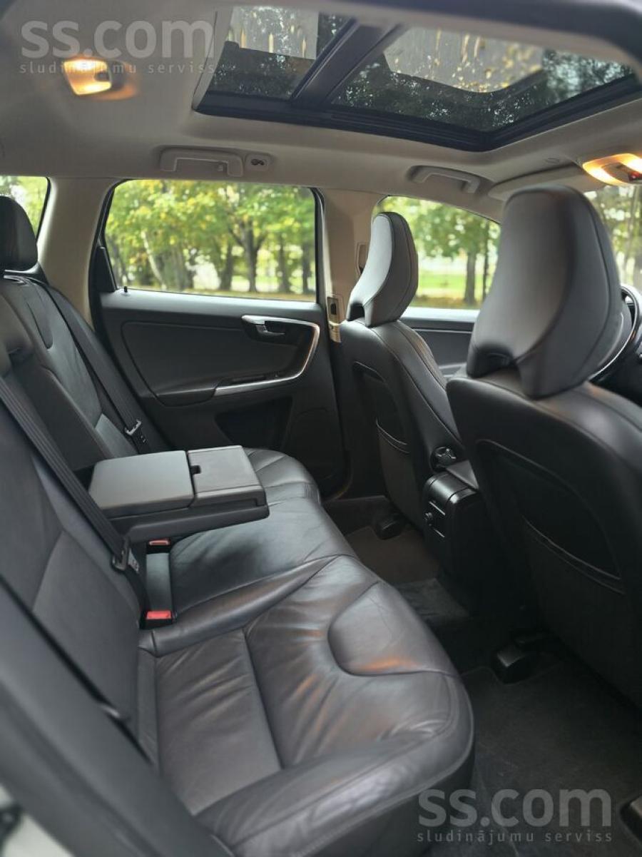 Balts Volvo XC60 2013 Jūrmala, ar dzinēja tilpumu 2.40 L un nobraukumu 304 tūkst. km par 11500 €, foto 23 vietnē AUTOMOTO.COM.LV
