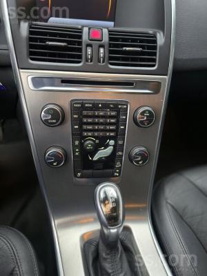 Balts Volvo XC60 2013 Jūrmala, ar dzinēja tilpumu 2.40 L un nobraukumu 304 tūkst. km par 11500 €, foto 27 vietnē AUTOMOTO.COM.LV