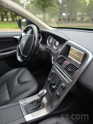 Balts Volvo XC60 2013 Jūrmala, ar dzinēja tilpumu 2.40 L un nobraukumu 304 tūkst. km par 11500 €, foto 32 vietnē AUTOMOTO.COM.LV