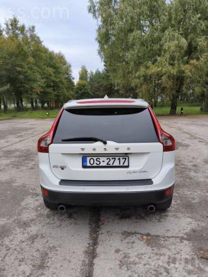 White Volvo XC60 2013 in Riga, with an engine capacity of 3.20 L and mileage of 178 thousand km for 10900 €, photo 6 on AUTOMOTO.COM.LV