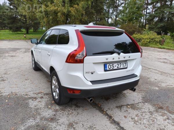 Volvo XC60 2013 in Riga on AUTOMOTO.COM.LV White Volvo XC60 2013 in Riga, with an engine capacity of 3.20 L and mileage of 178 thousand km for 10900 €, photo 7 on AUTOMOTO.COM.LV