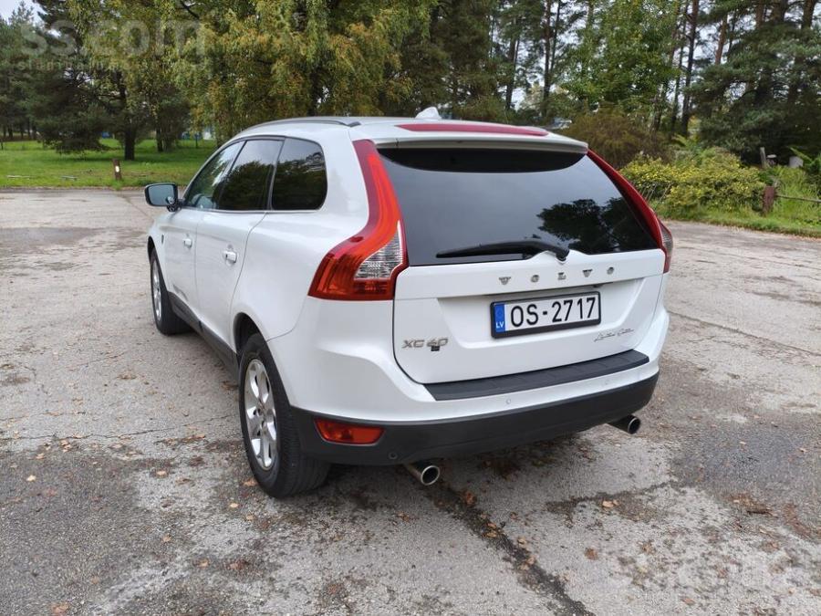 White Volvo XC60 2013 in Riga, with an engine capacity of 3.20 L and mileage of 178 thousand km for 10900 €, photo 7 on AUTOMOTO.COM.LV