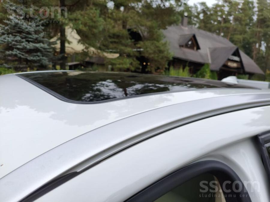 White Volvo XC60 2013 in Riga, with an engine capacity of 3.20 L and mileage of 178 thousand km for 10900 €, photo 13 on AUTOMOTO.COM.LV