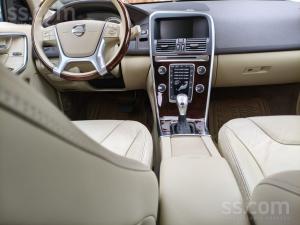 White Volvo XC60 2013 in Riga, with an engine capacity of 3.20 L and mileage of 178 thousand km for 10900 €, photo 16 on AUTOMOTO.COM.LV
