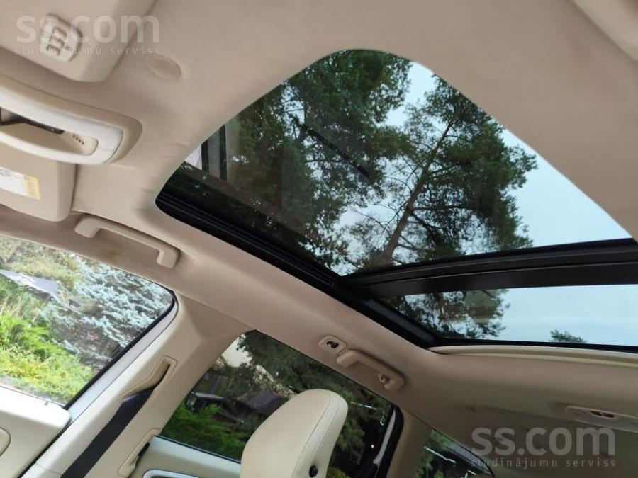 White Volvo XC60 2013 in Riga, with an engine capacity of 3.20 L and mileage of 178 thousand km for 10900 €, photo 25 on AUTOMOTO.COM.LV