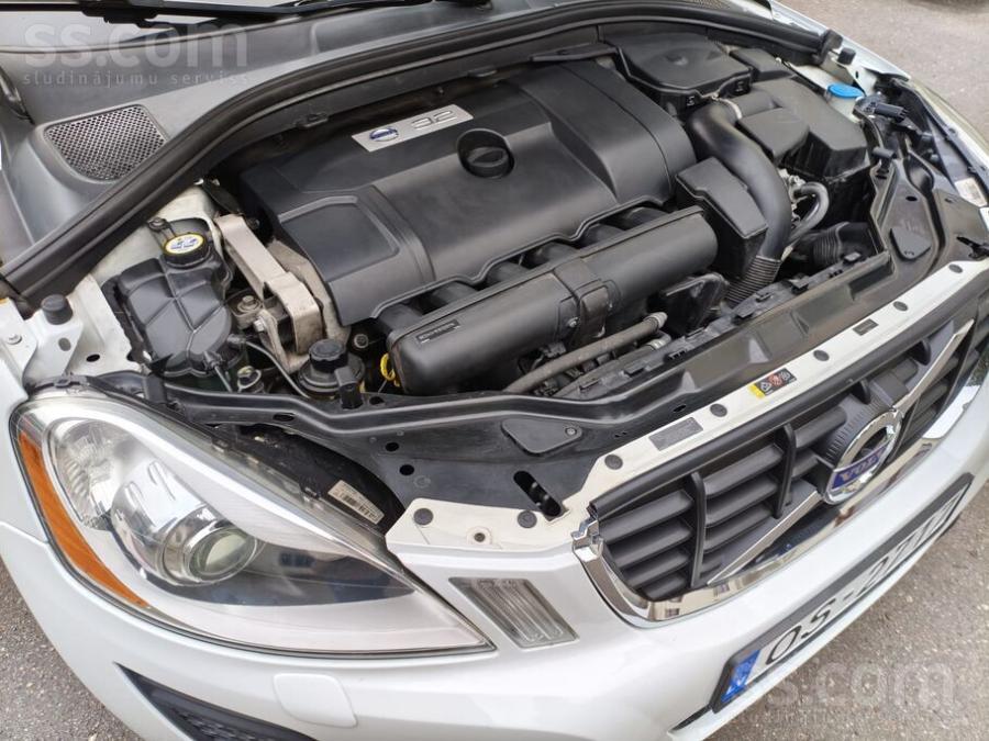 White Volvo XC60 2013 in Riga, with an engine capacity of 3.20 L and mileage of 178 thousand km for 10900 €, photo 35 on AUTOMOTO.COM.LV