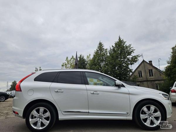 Volvo XC60 2013 Šauļi vietnē Balts Volvo XC60 2013 Šauļi, ar dzinēja tilpumu 2.40 L un nobraukumu 207 tūkst. km par 13950 €, foto 10 vietnē AUTOMOTO.COM.LV