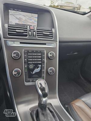 Balts Volvo XC60 2013 Šauļi, ar dzinēja tilpumu 2.40 L un nobraukumu 207 tūkst. km par 13950 €, foto 22 vietnē AUTOMOTO.COM.LV