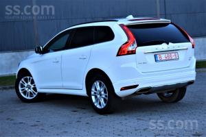 White Volvo XC60 2014 in Riga, with an engine capacity of 2.40 L and mileage of 228 thousand km for 6300 €, photo 4 on AUTOMOTO.COM.LV