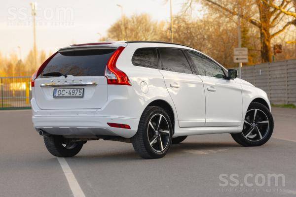 White Volvo XC60 2014 in Jelgava, with an engine capacity of 2.00 L and mileage of 0 thousand km for 10950 €, photo 3 on AUTOMOTO.COM.LV