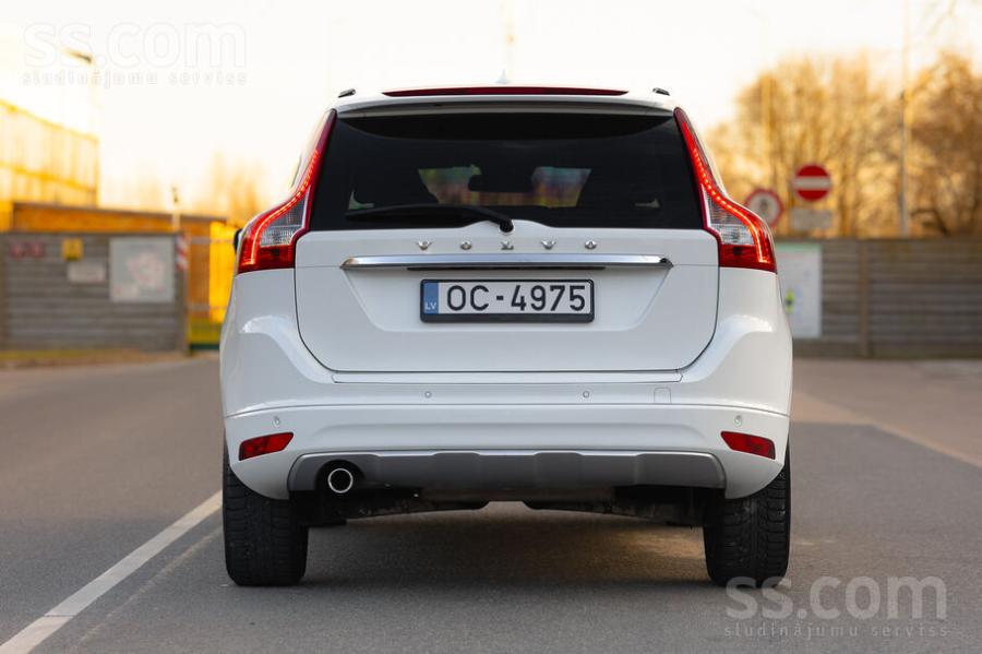 White Volvo XC60 2014 in Jelgava, with an engine capacity of 2.00 L and mileage of 0 thousand km for 10950 €, photo 15 on AUTOMOTO.COM.LV