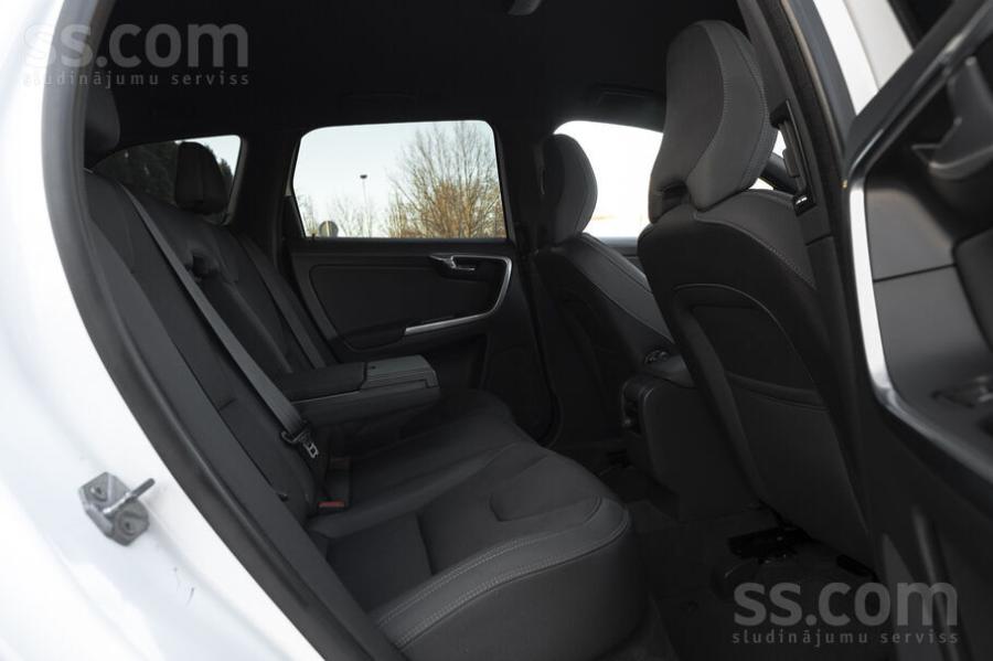 White Volvo XC60 2014 in Jelgava, with an engine capacity of 2.00 L and mileage of 0 thousand km for 10950 €, photo 21 on AUTOMOTO.COM.LV