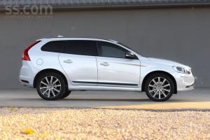 White Volvo XC60 2014 in Jelgava, with an engine capacity of 2.00 L and mileage of 240 thousand km for 7650 €, photo 4 on AUTOMOTO.COM.LV