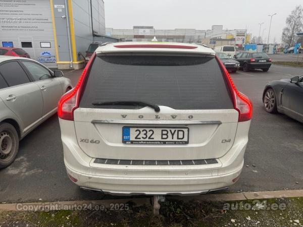 White Volvo XC60 2014 in Tartu, with an engine capacity of 2.00 L and mileage of 320 thousand km for 5999 €, photo 4 on AUTOMOTO.COM.LV